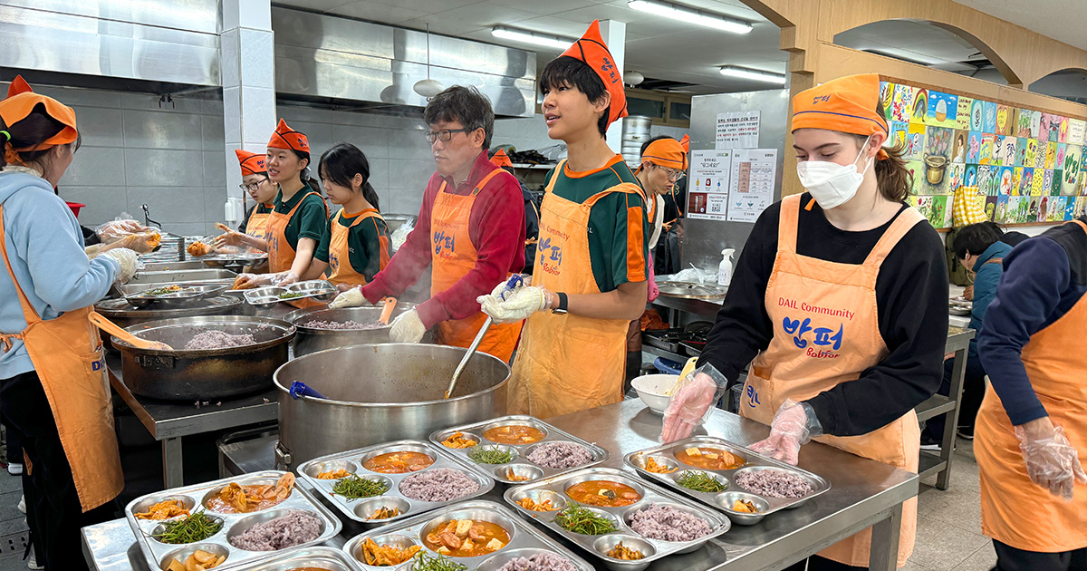 Soup Kitchen Volunteer Project in Seoul, South Korea | IVHQ
